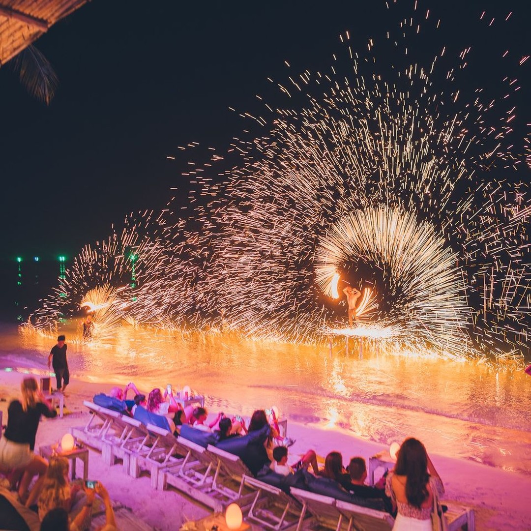 Elephant Beach Club & Resort Samui - Chaweng Beach